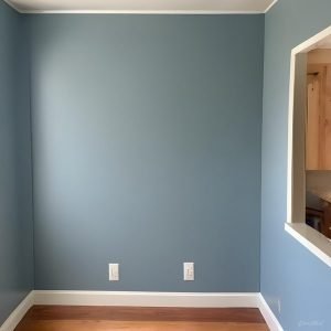 Encanto y versatilidad del gris azulado: paredes con personalidad